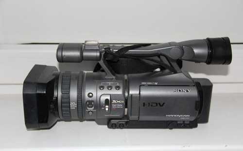 Продам профессиональную видеокамеру Sony HDR-FX7E