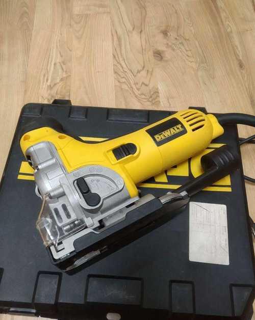 Лобзик Dewalt dw333k