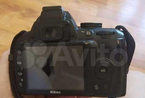Зеркальный фотоаппарат Nikon D3000