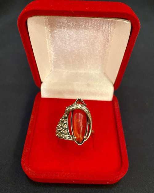 Кольцо.Серебро.925 проба.Янтарь