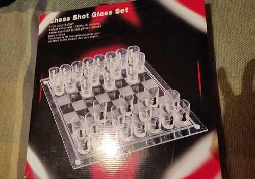 Шахматы "пьяные", стеклянные, 32 стопки, новые