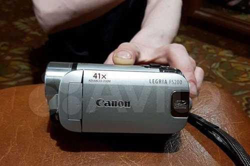 Видеокамера бу цифровая Canon legria FS200