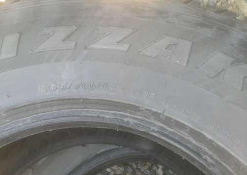 Шины Bridgestone blizzak 265/70/r16 2шт зимние