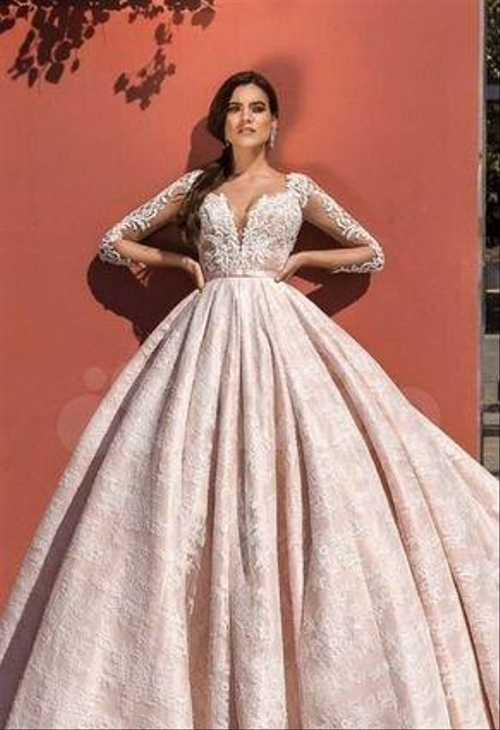 Свадебное платье есть в цвете айфори такое же