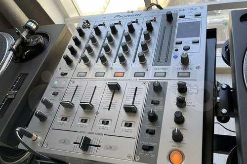 Pioneer DJM 700 микшерный пульт