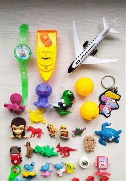 Много разных игрушек (листай фото)