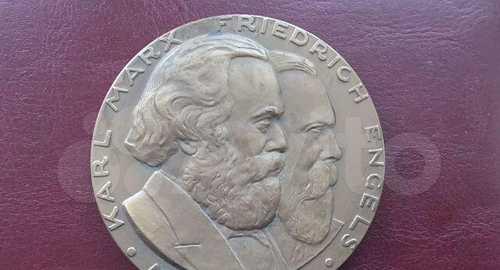 Настольная медаль Парижская коммуна 1962 г