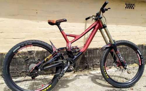 Продам велосипед Specialized Demo Carbon + FOX 40