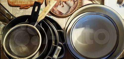 Посуда: кастрюли сковородки миски подставки