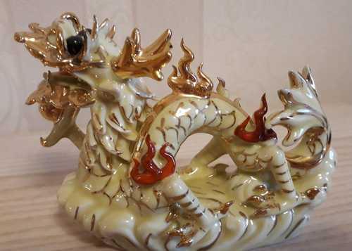 Фарфоровая статуэтка Китайский дракон