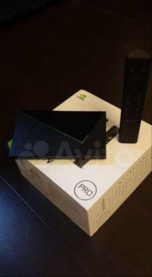 Nvidia shield TV PRO 2019 + геймпад