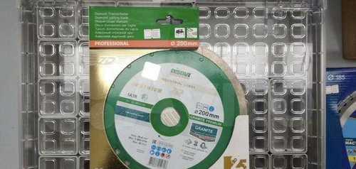 Алмазный диск по граниту 200мм Distar 7D