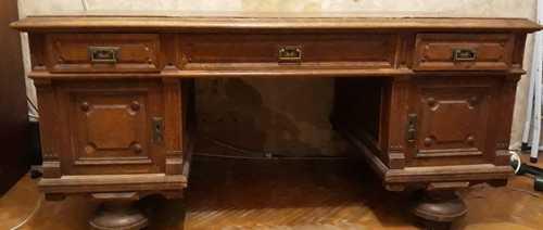 Антикварный письменный стол