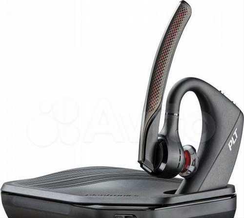 Plantronics Voyager 5200 UC с зарядным боксом