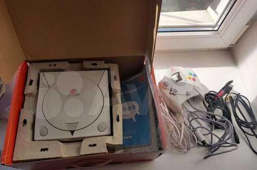 Sega Dreamcast (полный комплект, сост. Идеальное)