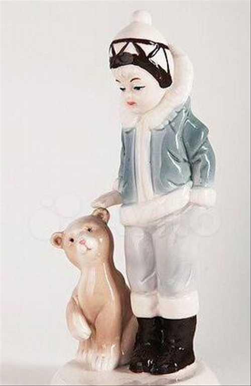 Фигурка новогодняя Snowmen Девочка с медведем, 18,5 см "Рождество" (Е92355)
