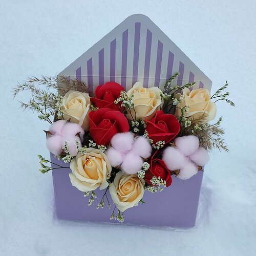 Букет из сухоцветов с мыльными розами "Предчуствие любви"