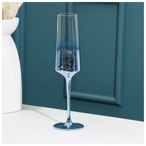 Бокал стеклянный для шампанского Magistro Мерцание, 190 мл, цвет синий
