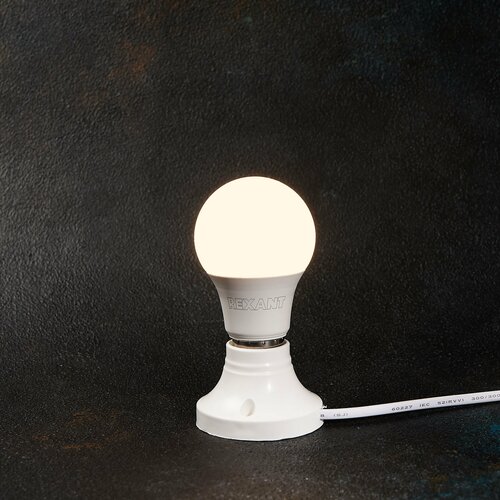 Светодиодная лампа REXANT Груша A60 9,5 Вт E27 903 лм 2700 K теплый свет