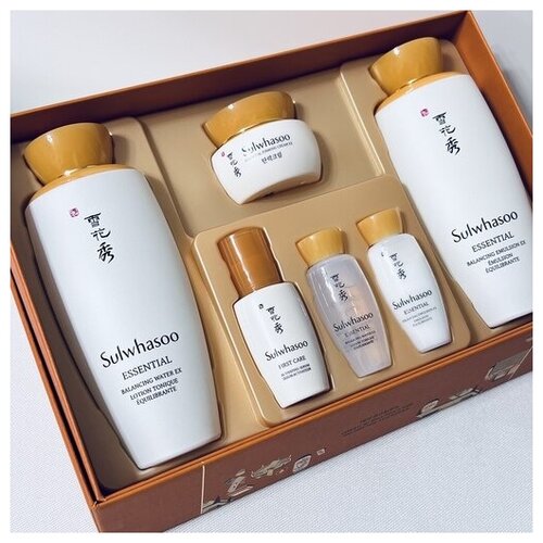 Sulwhasoo Увлажняющий, питательный набор Essential Balancing Daily