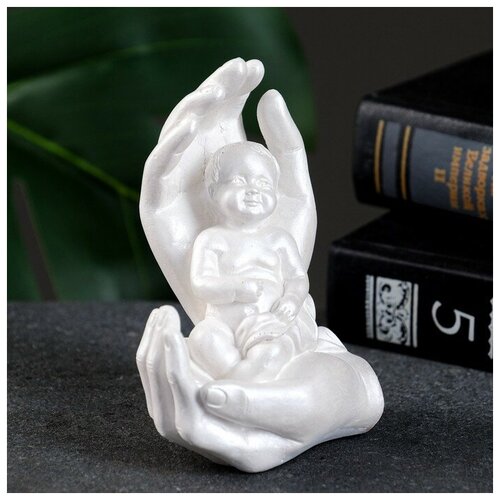 Хорошие сувениры Фигура "Ангел на ручках сидит" перламутр, 10х6х4см