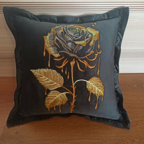 Дизайнерская, декоративная подушка с машинной вышивкой из бархата 45х45. Золотая Роза/ Для тебя.