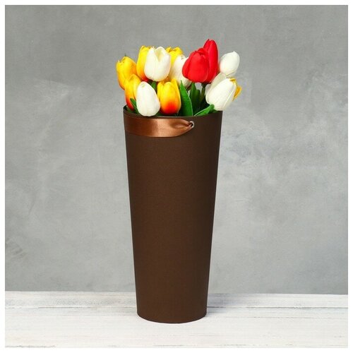 Переноска конус под цветы, шоколад 10 х 14 х 30 см