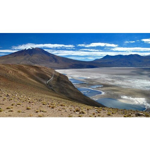 Картина на холсте 60x110 LinxOne "Высохшее озеро Боливия" интерьерная для дома / на стену / на кухню / с подрамником