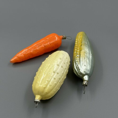 Набор из 3 винтажных елочных игрушек "Овощи" в подборе, стекло, роспись, СССР