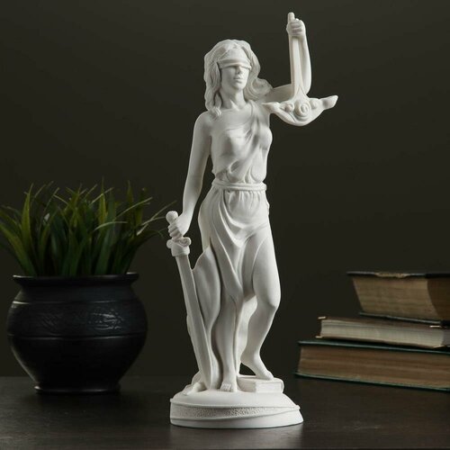 Фемида- богиня правосудия 28 см. белый мрамор