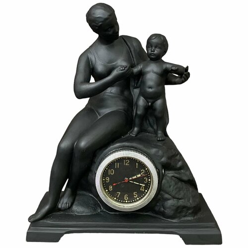 Каминные чугунные часы "Материнство" 1961 г. Касли, СССР