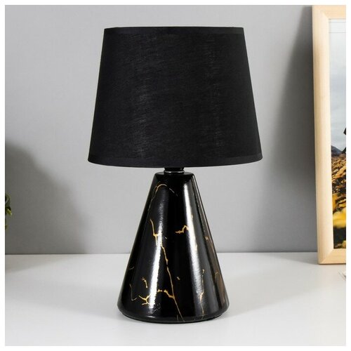 Настольная лампа "Брианна" E14 40Вт черный 32х32х52 см