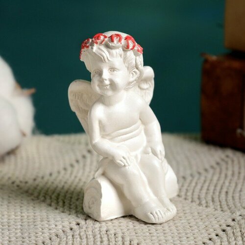 Хорошие сувениры Фигура "Ангелочек сидит на бревне" перламутр, 7х4х4см