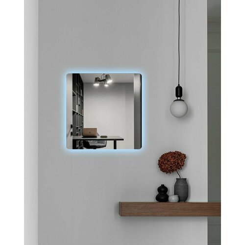 Зеркало Prisma 50*50 квадратное с холодной LED-подсветкой включение "взмах руки"