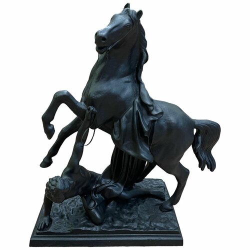 Чугунная скульптура "Конь с упавшим всадником" 1970 г. Автор Клодт П. К. Касли, СССР