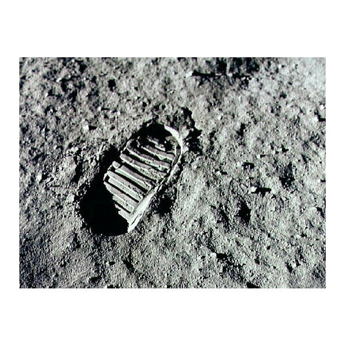 Плакат, постер на холсте след, отпечаток ноги Нила Армстронга на Луне. Размер 21 х 30 см