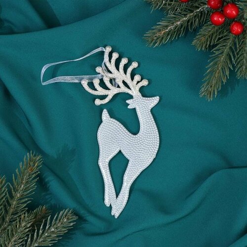 Елочное украшение Зимнее волшебство "Изящный олень", блестящие рога, 8х18 см, белое