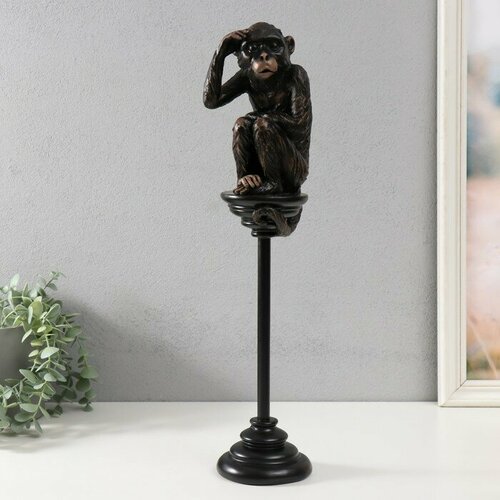 Сувенир полистоун "Шимпанзе на жёрдочке" 10х10х47,2 см