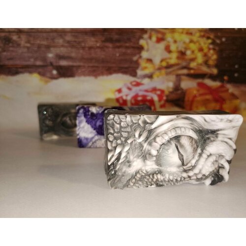Фигурка из мыла "Глаз дракона" серый с розовым (мрамор) в подарок на Новый год и Рождество 2024, ручная работа