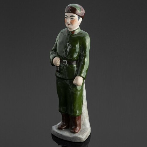Статуэтка "Солдат", реплика с оригинала периода Культурной революции в Китае