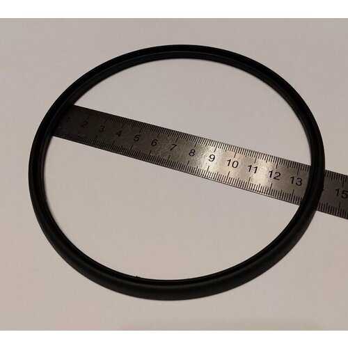 Для блендера Braun: кольцо-ножка резиновая (арт.7050143), к чаше MQ30 (500мл). Д: 14см