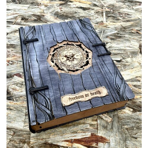 Коробка для подарка в виде книги из дерева Книга пирата