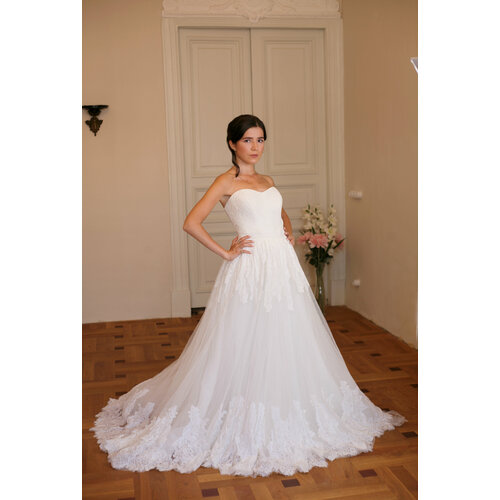 Свадебное платье , размер 44-46-48, белый
