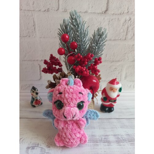 Вязаная игрушка дракон розовый /игрушки ручной работы / брелок сквиш подарок на Новый год/ Авторские игрушки ручной работы
