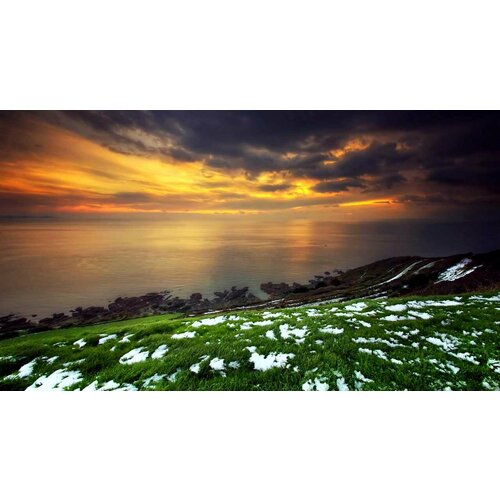 Картина на холсте 60x110 Альянс Лес "Берег побережье море снег закат" на подрамнике / интерьер/ декор