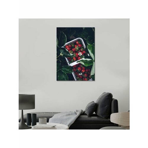 Картина на холсте с подрамником Клубника среди листьев 40х60