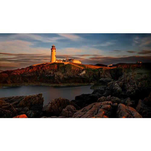 Картина на холсте 60x110 Альянс Лес "Море скалы маяк закат" на подрамнике / интерьер/ декор