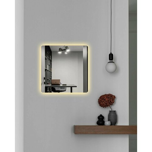 Зеркало Prisma 50*50 квадратное с тёплой LED-подсветкой включение "взмах руки"