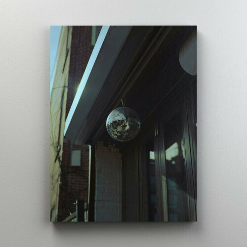 Интерьерная картина на холсте "Диско шар в кафе" размер 30x40 см