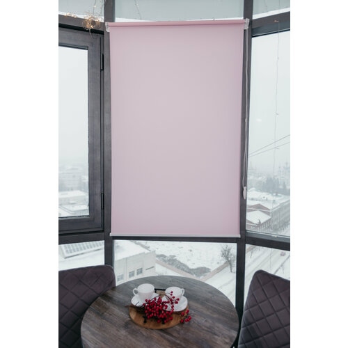 Рулонная штора розовая на окна 45 (ширина) Х 130 (высота).